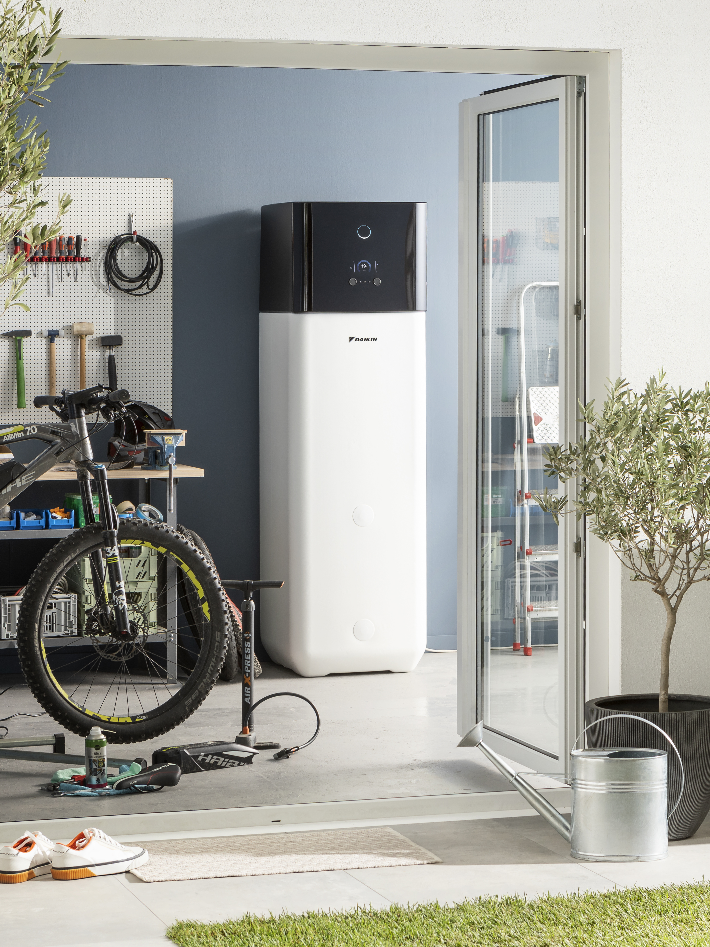 Heat pump vs gas boiler: which one is better | Daikin